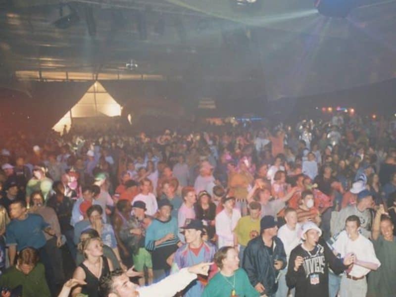 10 Awesome Bouncy Techno Anthem You Need to Hear Again