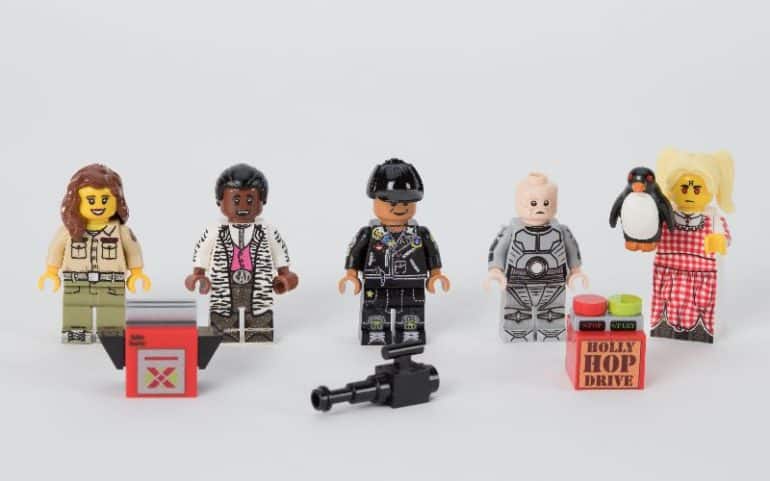 Red Dwarf Starbug Lego Takes Flight | Retroheadz.com